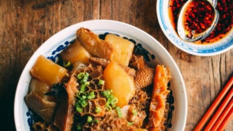 Phá lấu là gì? Hướng dẫn cách nấu phá lấu bò và heo - Nhà Hàng Maison ...