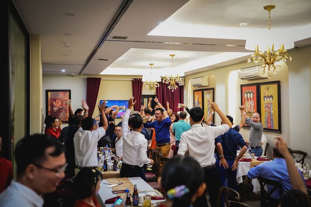 Nhà hàng tổ chức tiệc công ty tại TPHCM - Nhà Hàng Maison Mận Đỏ